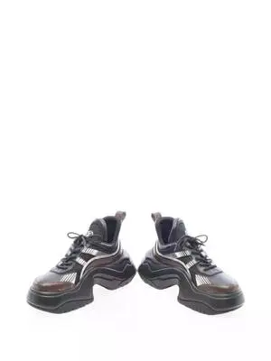 LOUIS VUITTON 2023 Arclight 2.0 Line Monogram Sneakers - Black