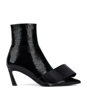 Givenchy Leather Twisted Ribbon Ankle Boots 65 - Black