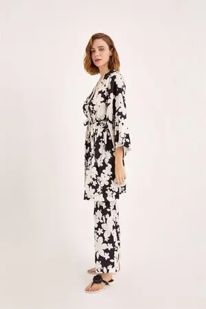AYJE Albeon Short Robe
