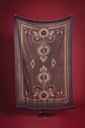 MAISON COMMON Embroidered Scarf