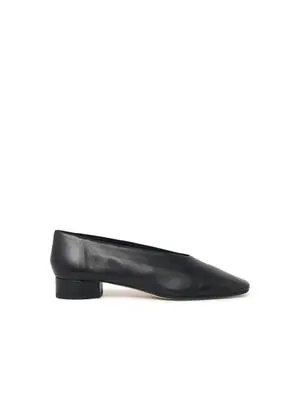 AeydĒ Delia' Nappa Ballet Flats - Black