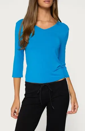 EDIKTED Toralei Three-quarter Sleeve V-neck T-shirt - Blue
