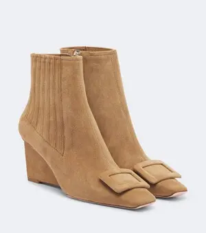 ROGER VIVIER Belle Vivier Suede Wedge Ankle Boots - Beige
