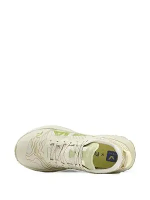 VEJA Harpie Trail Sneakers