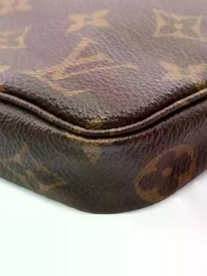 LOUIS VUITTON 1999 Monogram Pochette Handbag