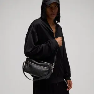 Gucci Essence Classic Small Crossbody Bag Gg Canvas - Black