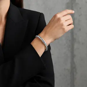 ALAIS BRANCHE Jovi Ribbed Hinged Bracelet - Silver