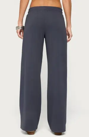 EDIKTED Paeva Low Rise Wide Leg Sweatpants