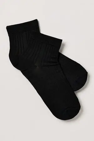 STEMS Silky Ribbed Quarter Socks - Black