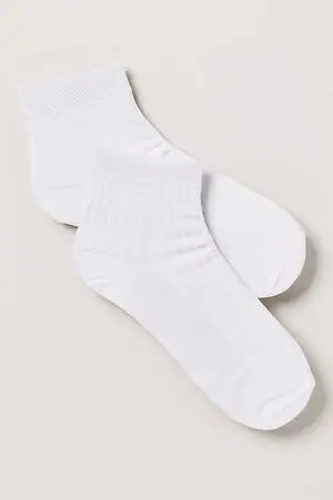 STEMS Silky Ribbed Quarter Socks - White