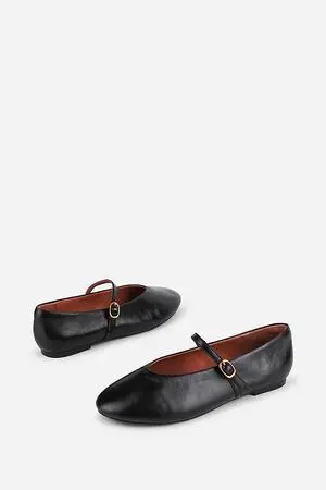Intentionally Blank Larisa Mary Jane Flats - Black