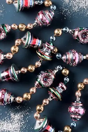 Anthropologie Vtage Shy Bright Garland