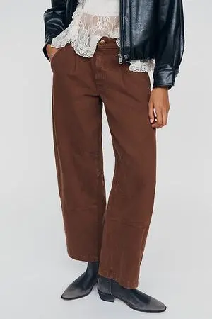 PILCRO Elmira Mid Rise Pleated Bow Barrel Jeans