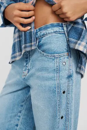 PILCRO Esme Mid Rise Wide Leg Grommet Jeans