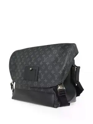 LOUIS VUITTON 2016 Voyager Monogram Messenger Bag