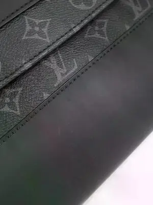 LOUIS VUITTON 2016 Voyager Monogram Messenger Bag