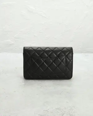 FWRD RENEW Chanel Lambskin Classic Wallet On Chain