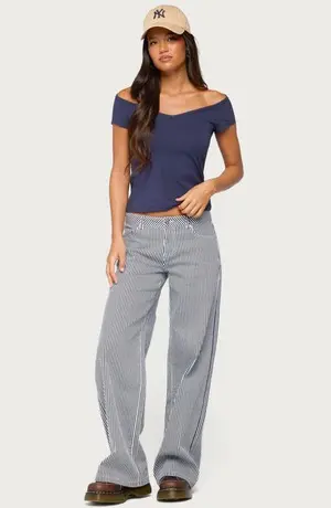 EDIKTED Calie Off The Shoulder V-neck Top