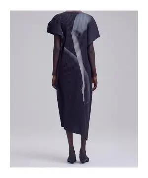 Issey Miyake Hands Of Lover Pleats