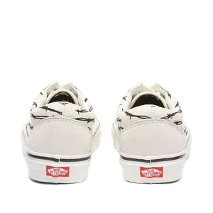 VANS Barbed Wire Low Upper Board Shoes - White
