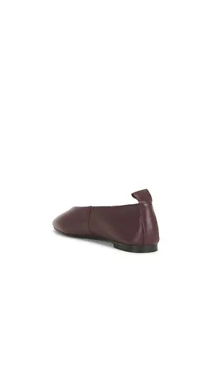 Steve Madden Swanky Flat In Burgundy