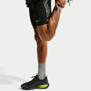 Nike Vomero 18 Gore-tex Waterproof Road Running Shoes With Reflective Accents - Grey