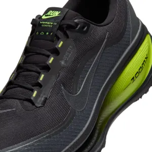 Nike Vomero 18 Gore-tex Waterproof Road Running Shoes With Reflective Accents - Grey