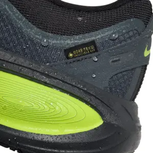 Nike Vomero 18 Gore-tex Waterproof Road Running Shoes With Reflective Accents - Grey