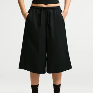 Nike Sportswear Oversized Mid-rise Parachute Shorts