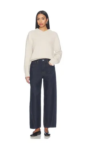 Soft Goat Chunky V-neck Sweater In Beige