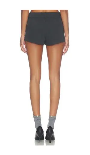 L'academie Astor Short