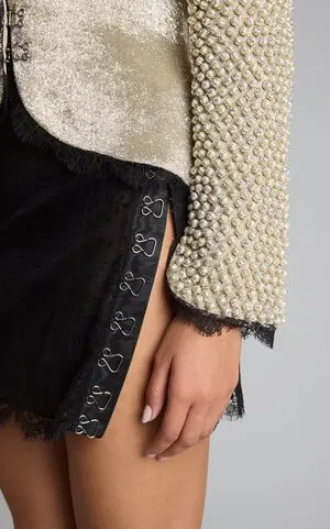 WIEDERHOEFT Hook & Eye Chantilly Lace Mini Skirt