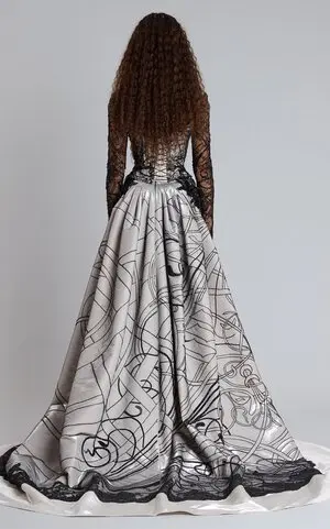 WIEDERHOEFT Train-back Chantilly Lace Maxi Skirt