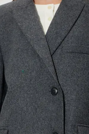 THE MANNEI Wool Blazer With A Single Vent