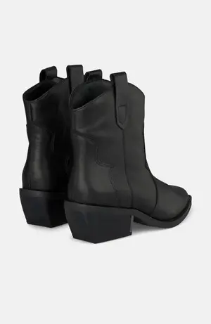 ALMA EN PENA Cowboy Flat Bootie - Black