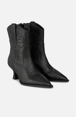 ALMA EN PENA Embroidered Ankle Boot - Black