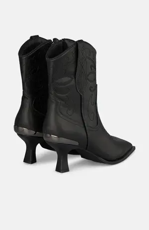 ALMA EN PENA Embroidered Ankle Boot - Black