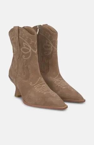 ALMA EN PENA Embroidered Ankle Boot - Vison