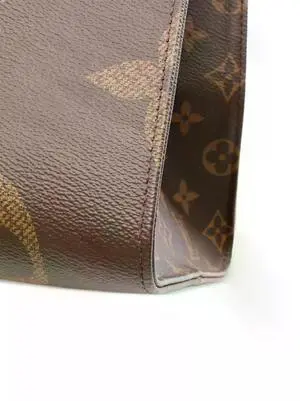 LOUIS VUITTON Gm On-the-go Monogram Tote Bag