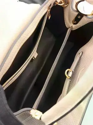 LOUIS VUITTON 2017 Pm Capucines Tote Bag