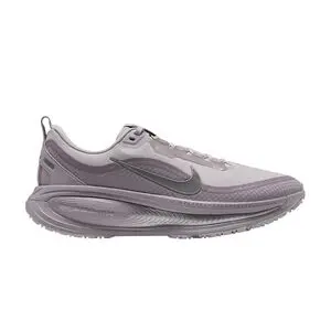 Nike Wmns Vomero 18 Gore-tex Waterproof Road With Reflective Accents 'vast Silver Lilac Metallic Silver - Grey