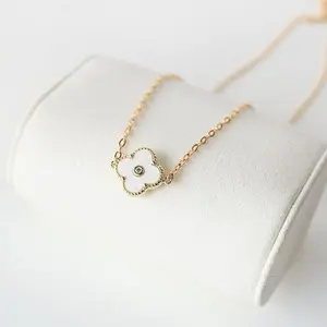 BOWOOD LANE Arden Clover Necklace - Ivory