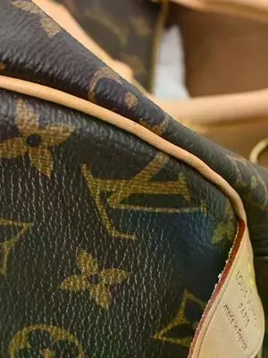 LOUIS VUITTON 40 Monogram Speedy Handbag