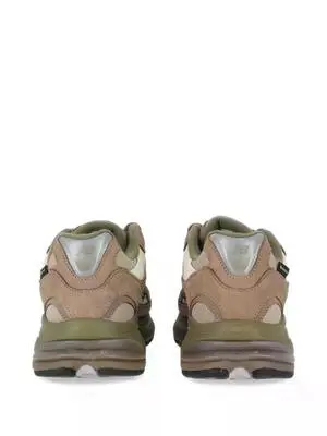 NEW BALANCE 2010 Lifestyle Sneakers