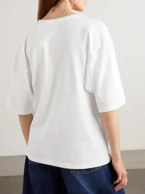 ST. AGNI Minimalist T-shirt