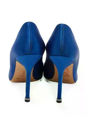 Manolo Blahnik Hangisi Crystal-embellished Pumps