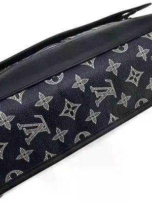 LOUIS VUITTON Monogram Savannah Logo-pattern Messenger Bag