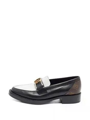Louis Vuitton Round Toe Flats For Women