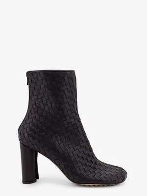 Bottega Veneta Cherry Leather Ankle Boots With Woven Pattern - Black