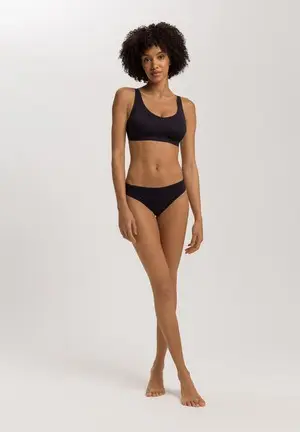 Hanro Invisible Touch Microfiber Seamless Thong - Black